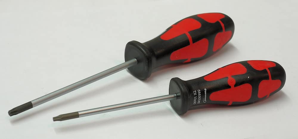 SCREWDRIVER FOR FIXING INSERTS - S.T.M. Systemy i Technologie ...